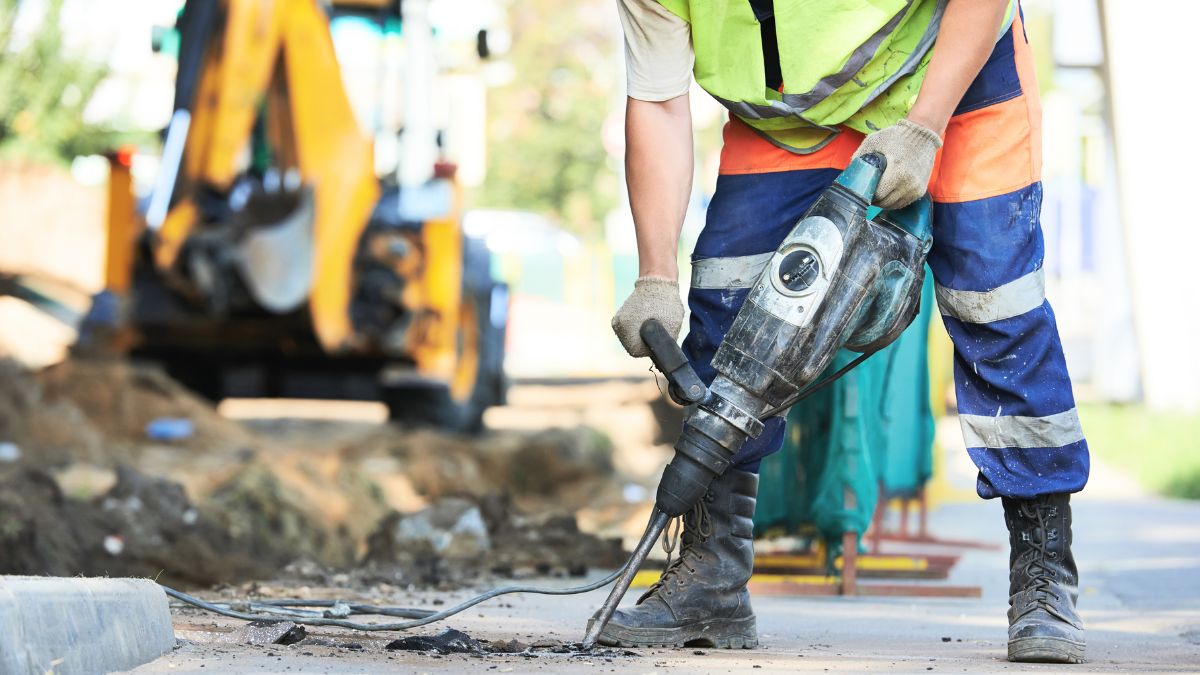 Top 5 Hi-Vis Safety Equipment for Road Work Safety – JKSafety